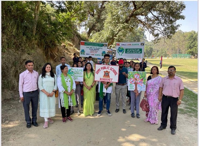 APS Ranikhet के बच्चों ने नुक्कड़ नाटक द्वारा दिया बड़ा संदेश, मिली वाहवाही