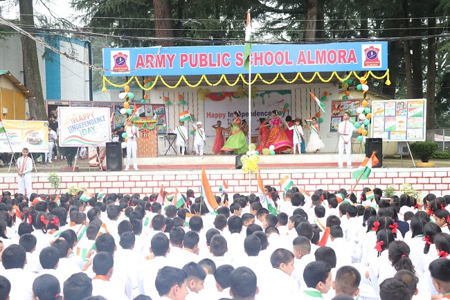 आर्मी पब्लिक स्कूल अल्मोड़ा में धूमधाम से मनाया गया स्वतंत्रता का ...